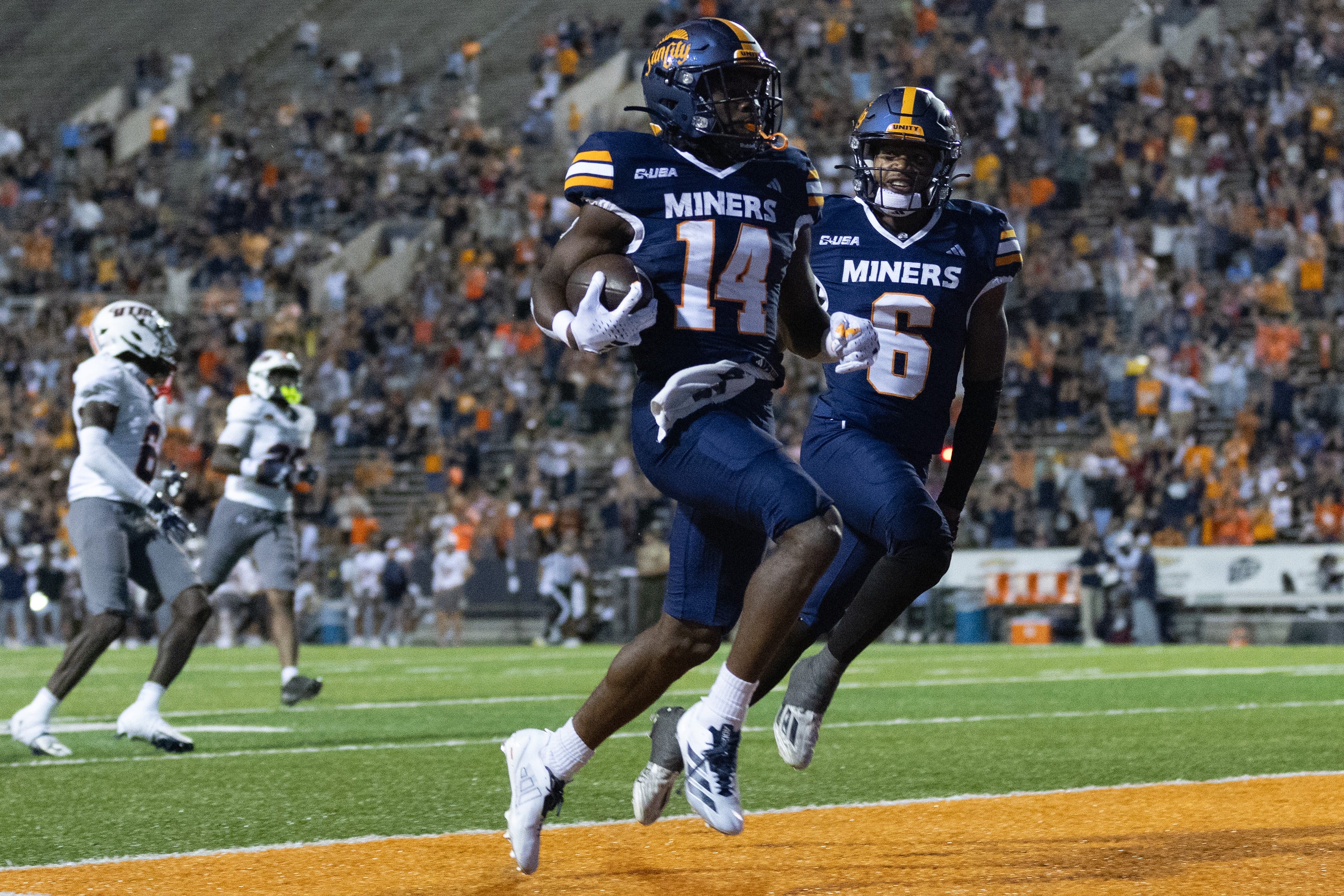 UTEP RB sets TD run record with 94-yard run, breaks Aaron Jones' school ...