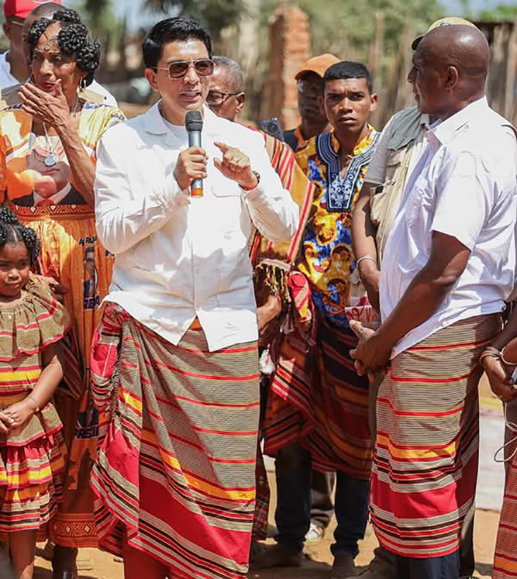 RECONNAISSANCE ÉTATIQUE - Le roi Toera et ses lieutenants érigés en ...