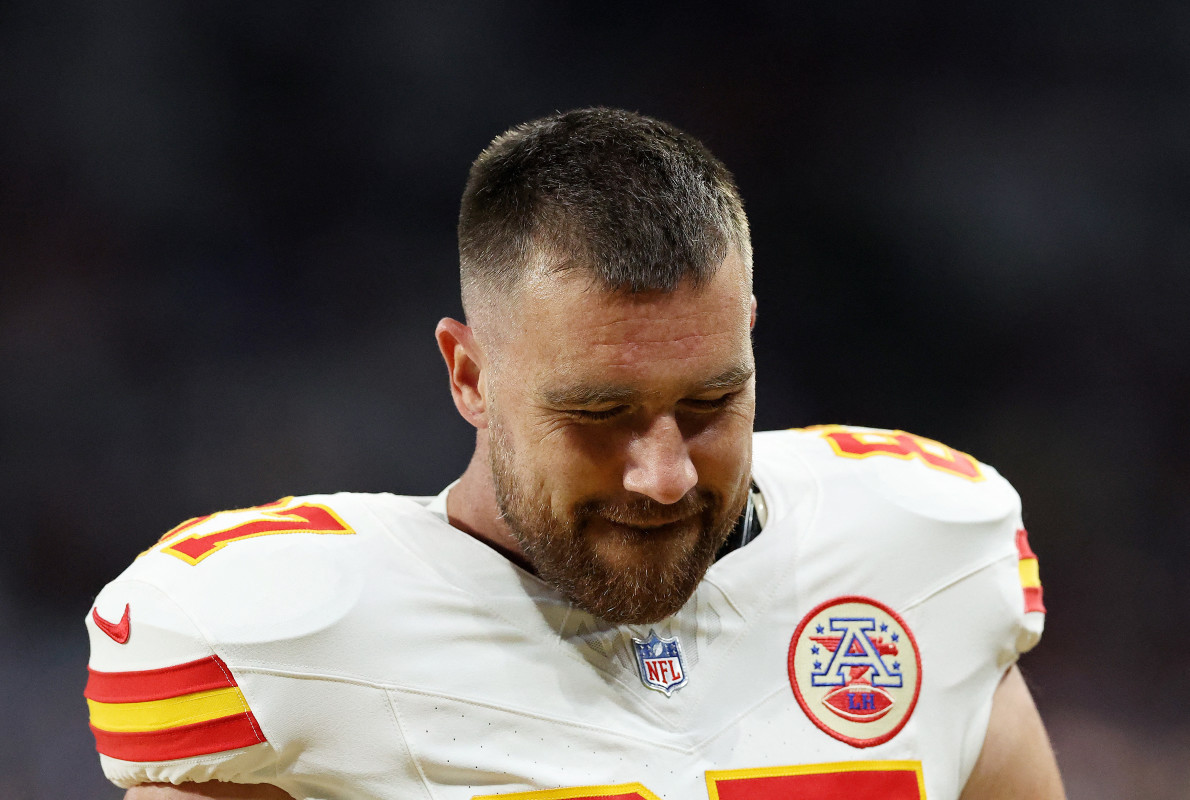 Fans React to Travis Kelce's Pregame Decision for Chiefs-Jaguars