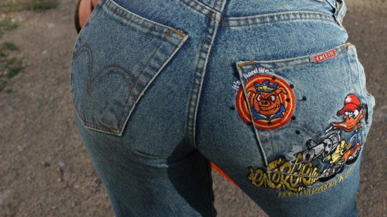 Vintage denim details that scream money