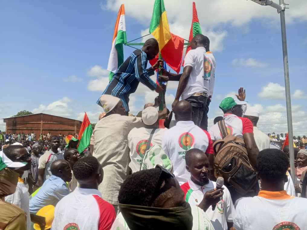 Solenzo/Ban : La veille citoyenne inaugure un rond-point