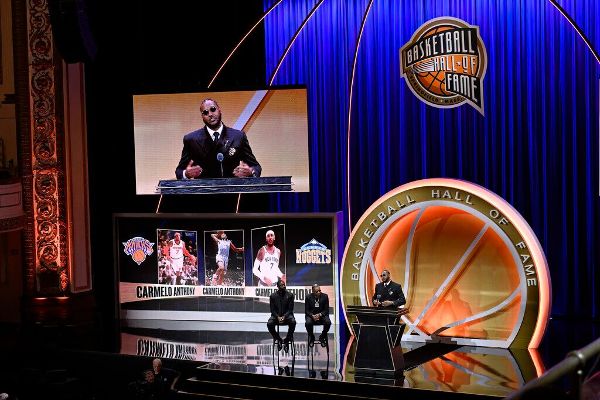 Carmelo Anthony, Dwight Howard, Maya Moore enter Hall of Fame