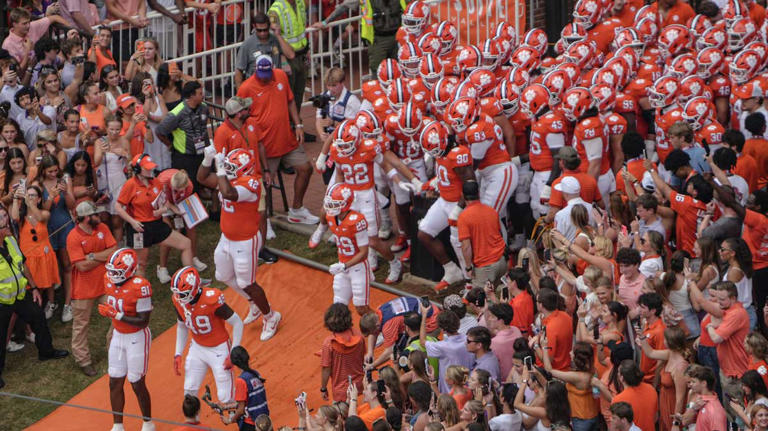 Clemson fans in shambles after brutal first half vs. Troy