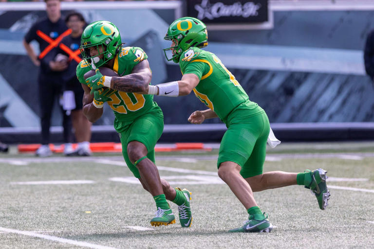 Oklahoma State coach Mike Gundy praises Oregon following lopsided loss