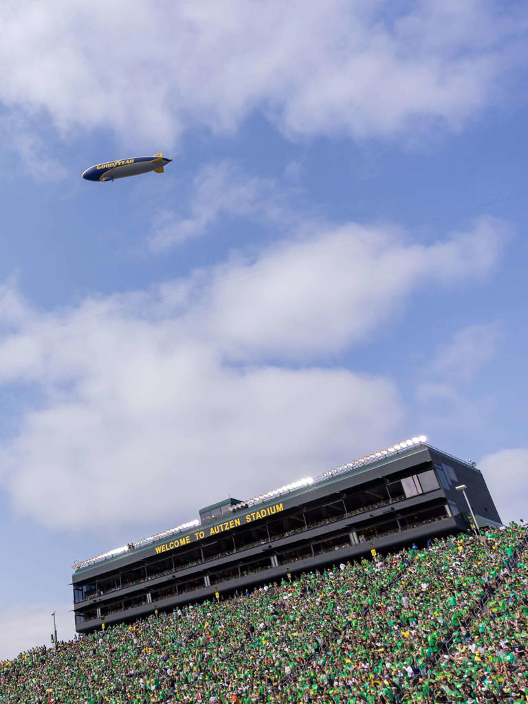 No. 6 Oregon leaves no doubt in routing Oklahoma State: Live updates recap