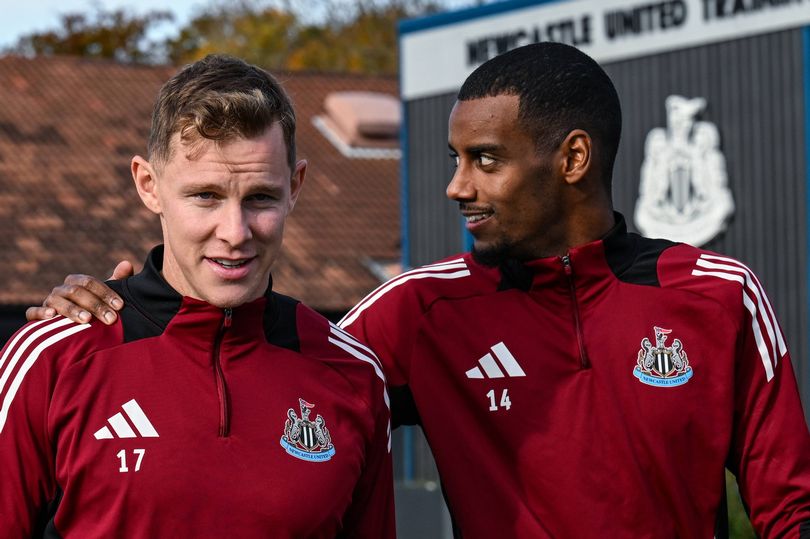 Alexander Isak's teammate speaks out on dressing room reaction to ...