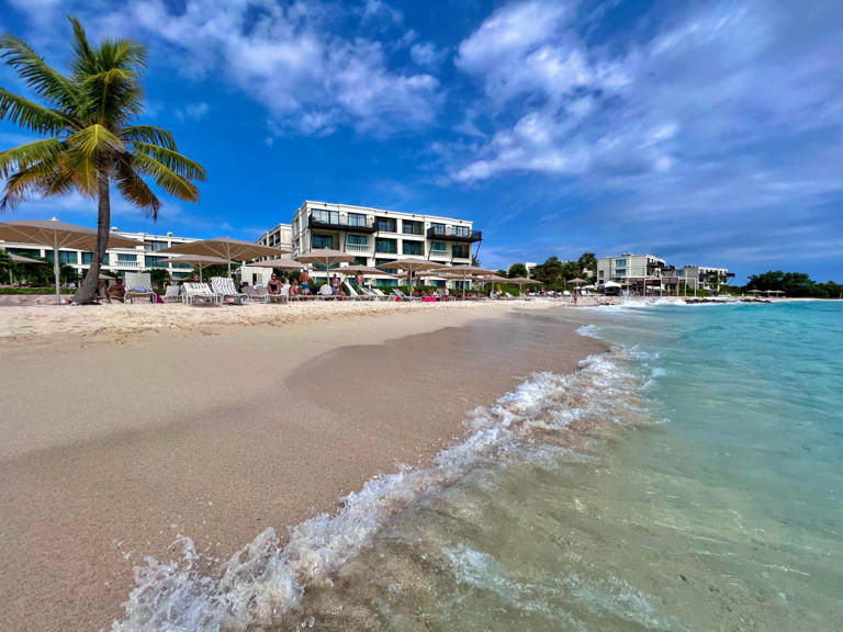 Earn 25,000 bonus points on Vacations by Marriott packages for travel ...