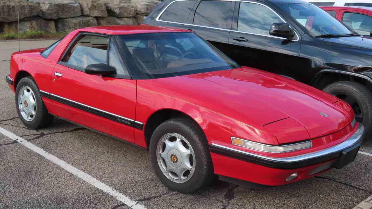 9 forgotten cars that still draw crowds at local shows