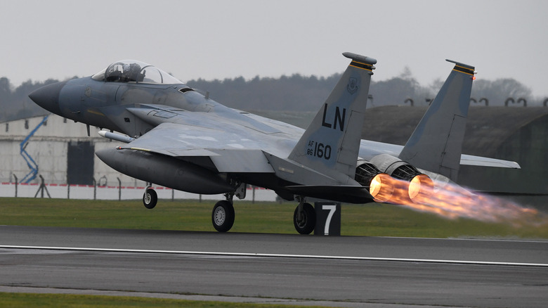 What Engines Do F-15 Jet Fighters Use & How Powerful Are They?