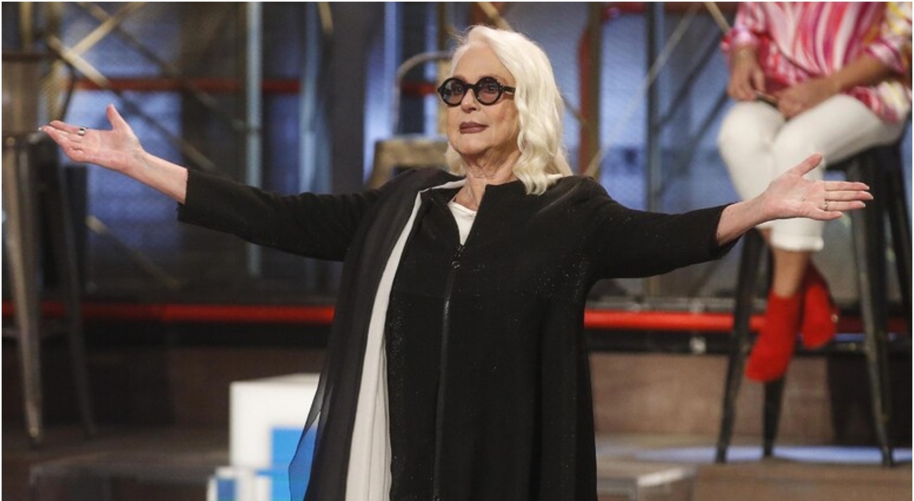 Loretta Goggi: «Piatta e lentigginosa, ero stanca di interpretare "la ...