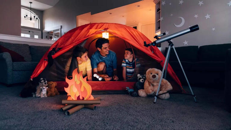 Parents should treat weekends like mini-vacations: Here's how to do it ...