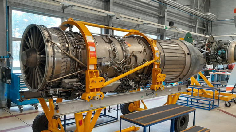 What Engines Do F-15 Jet Fighters Use & How Powerful Are They?