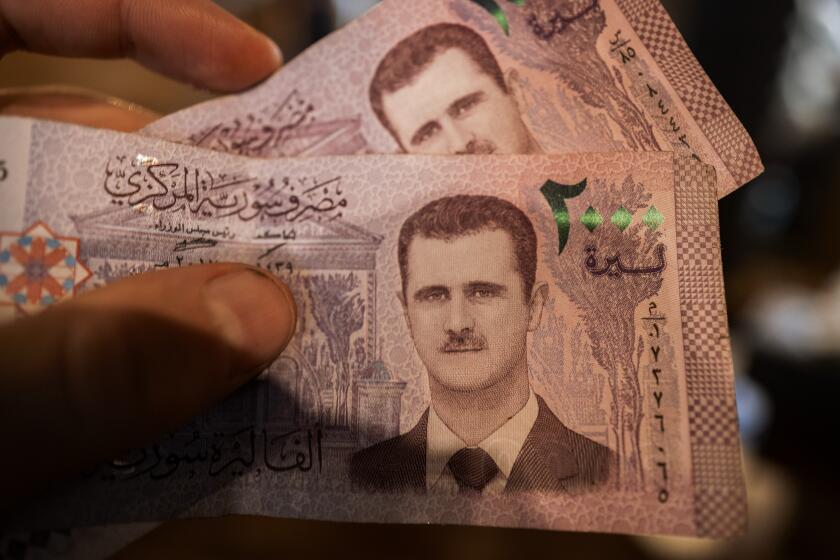 Cash crunch chaos: Syrians endure banking hell to withdraw just a few ...