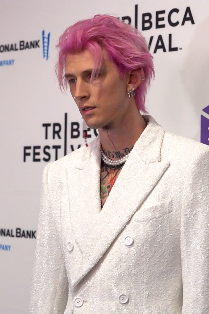 cómo machine gun kelly se convirtió en la superestrella que rompió ...