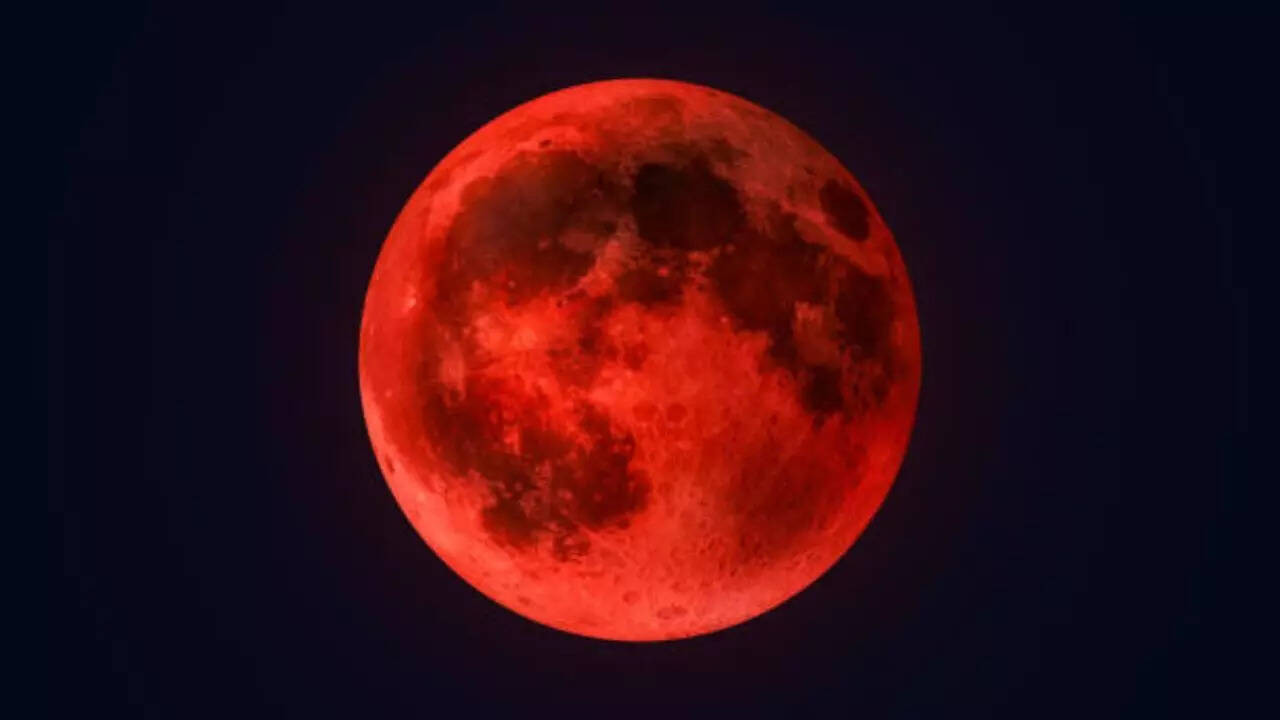 Lunar eclipse 2025: What makes it a ‘blood moon’? Do’s and Don’ts of ...