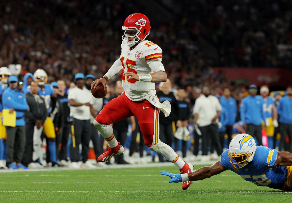 Former NFL Players Call Out Patrick Mahomes for Big Hit on Chargers ...
