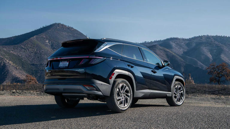 Hyundai reports another year of record sales thanks to Tucson, Santa Fe