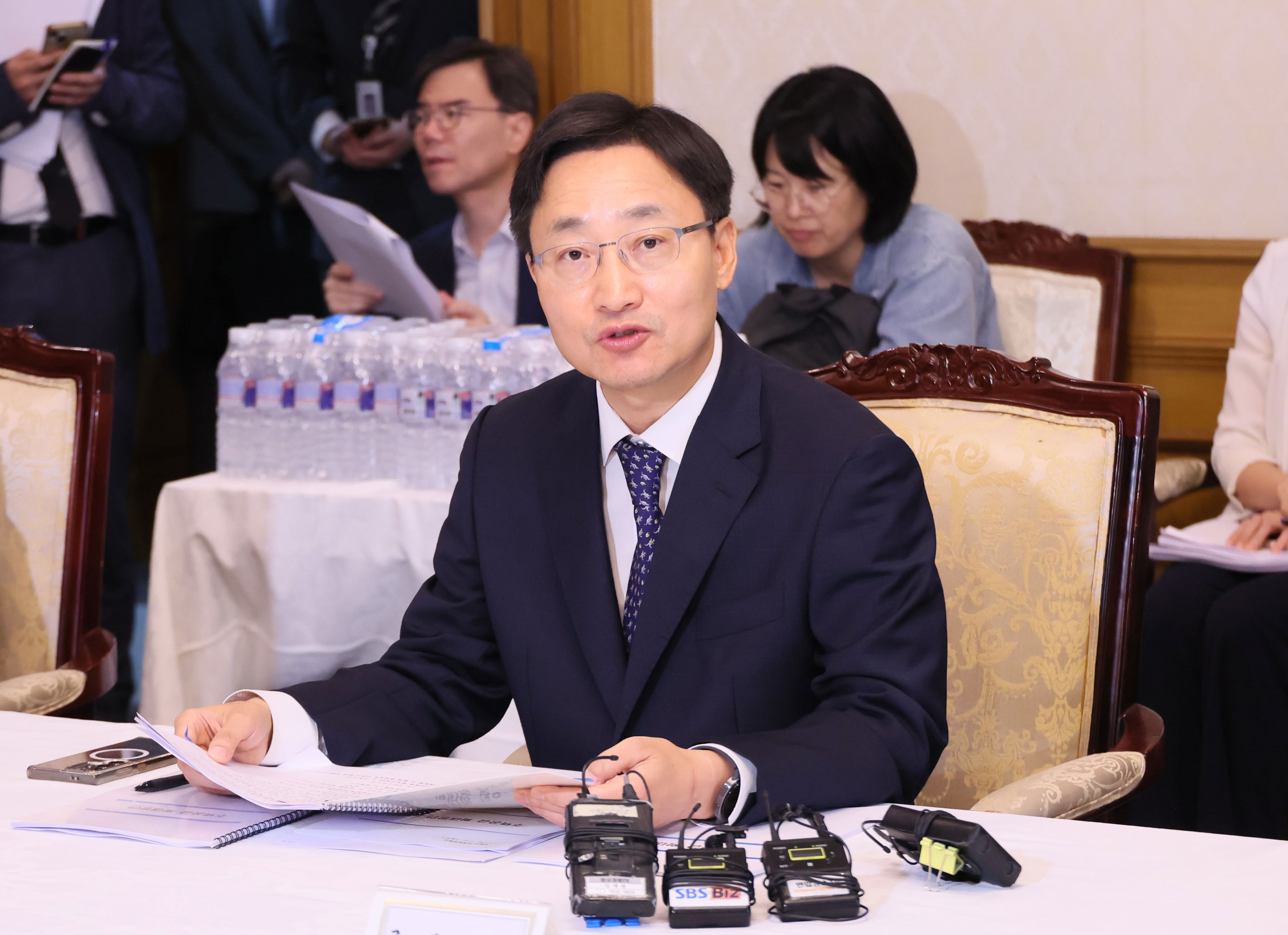Tax chief to verify high-priced home transactions in key seoul areas