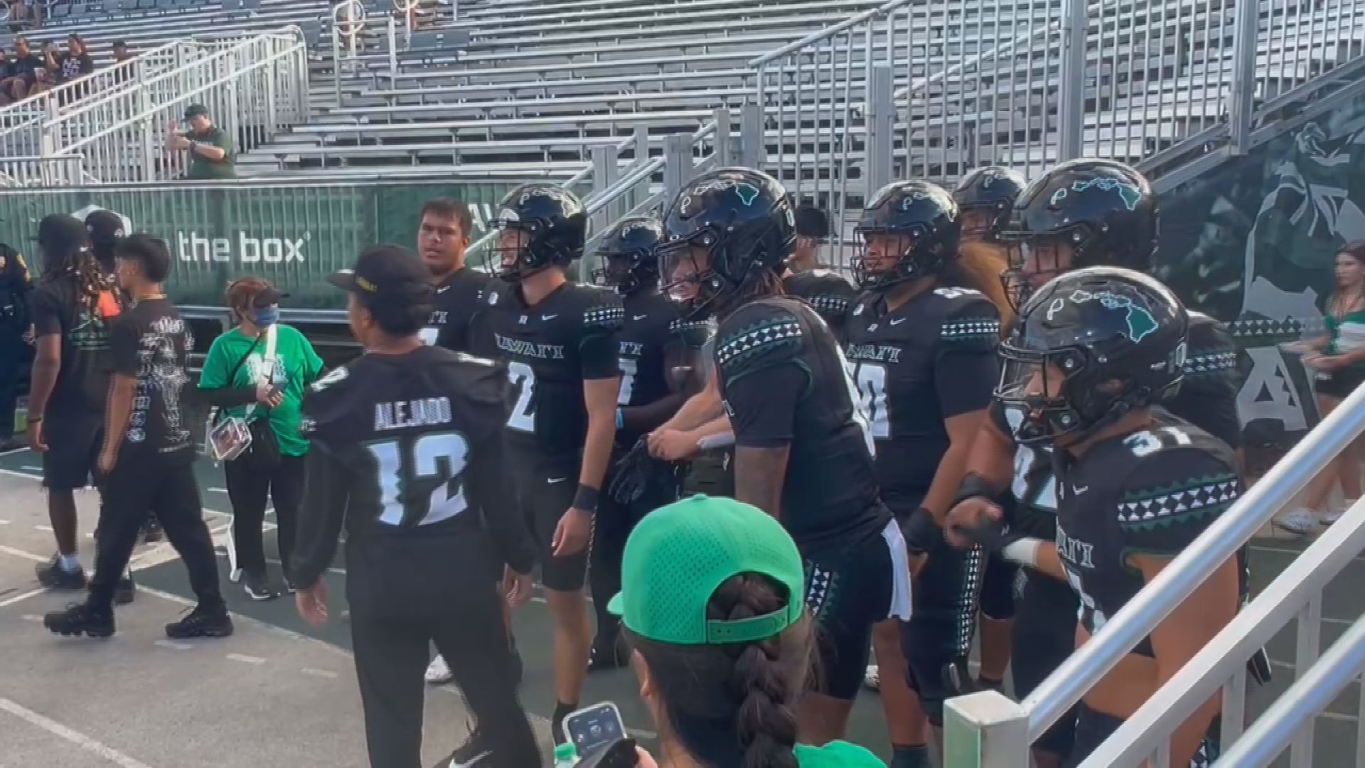 ‘Bows get back on track, downing Sam Houston 37-20 in Manoa