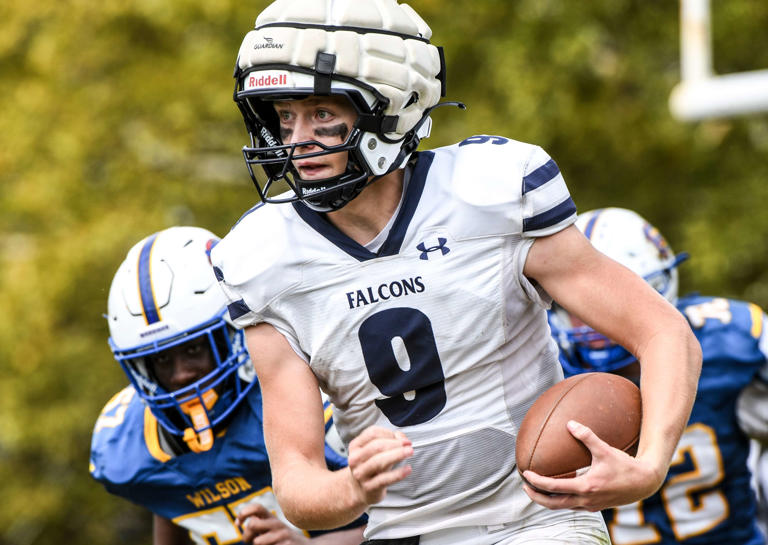 Salisbury football sends Wilson to 34th consecutive loss in sloppy slugfest