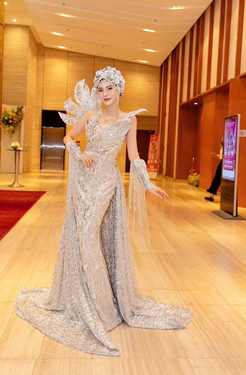 Khi thời trang “haute couture” Việt Nam song hành cùng giá trị nhân văn