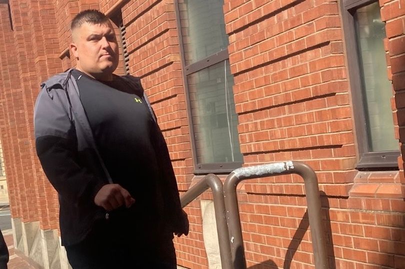 Police caught man hiding in ditch after driving Land Rover with cloned ...