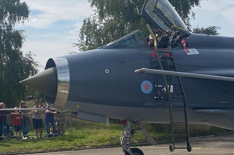 'I have found my dad and got him back' Son joins reunion of RAF ...