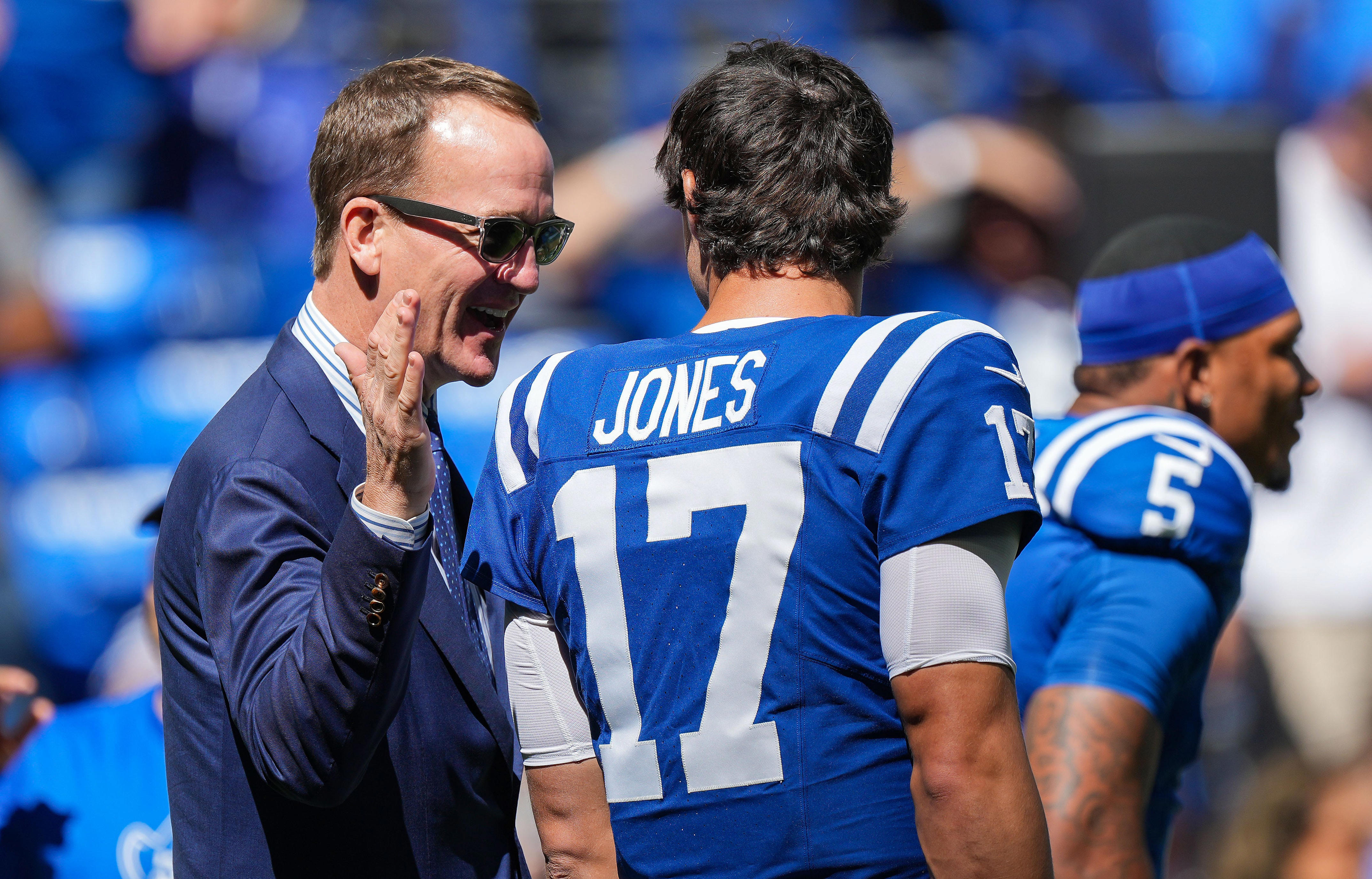 Daniel Jones trades jokes with Peyton, Eli Manning on ESPN's 'Manningcast'