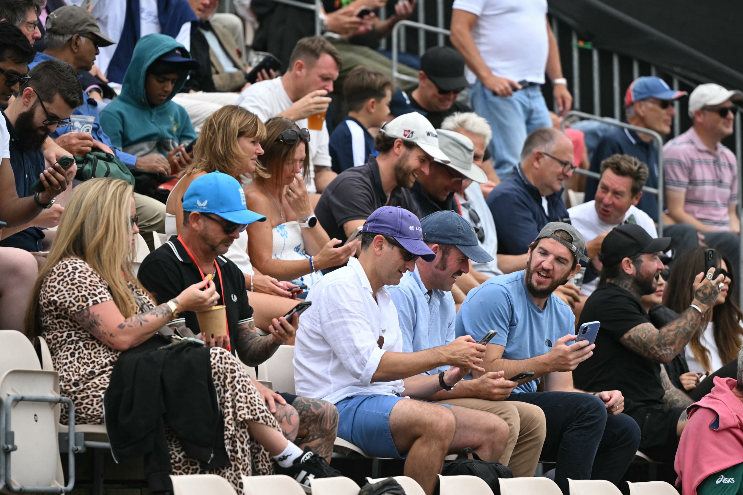 Brits despair as emergency alert fails to go off