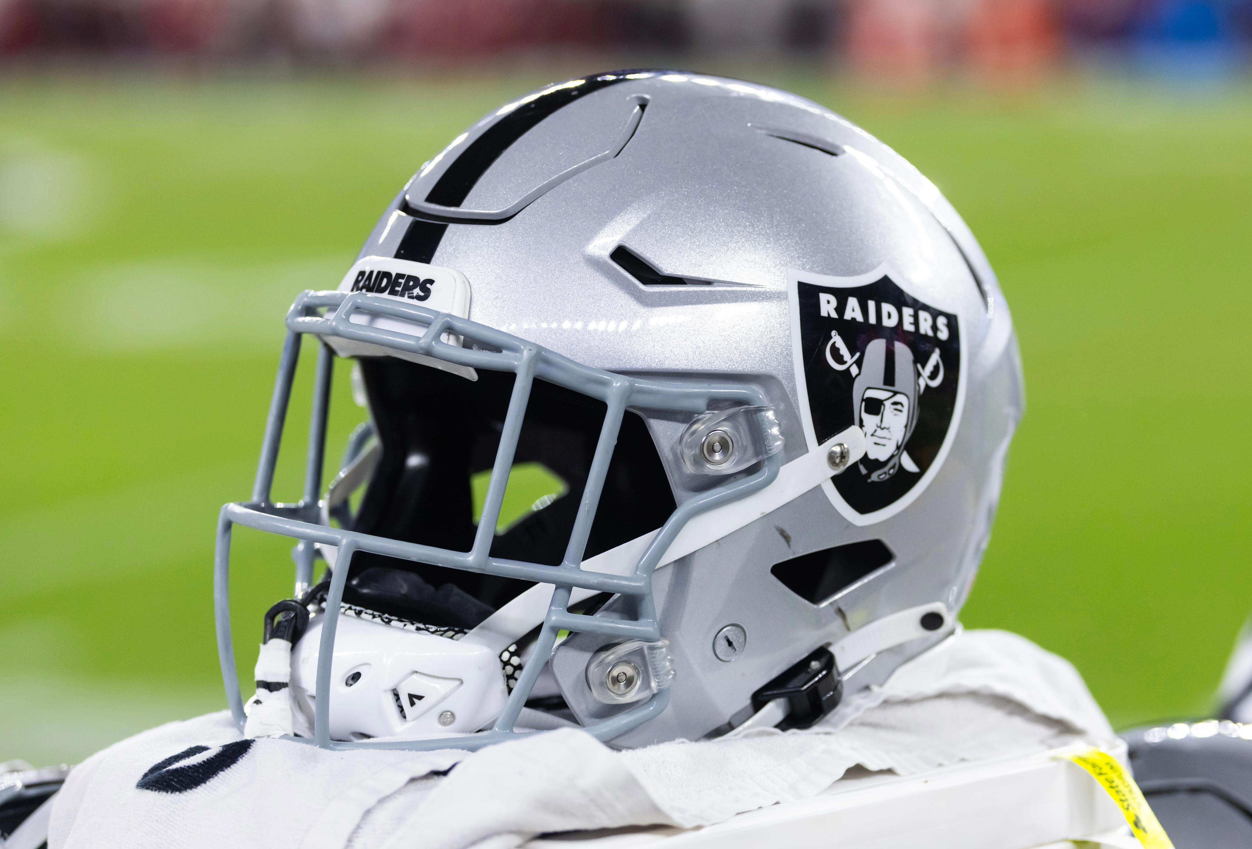 Raiders veteran tackle heads to reserve/retired list
