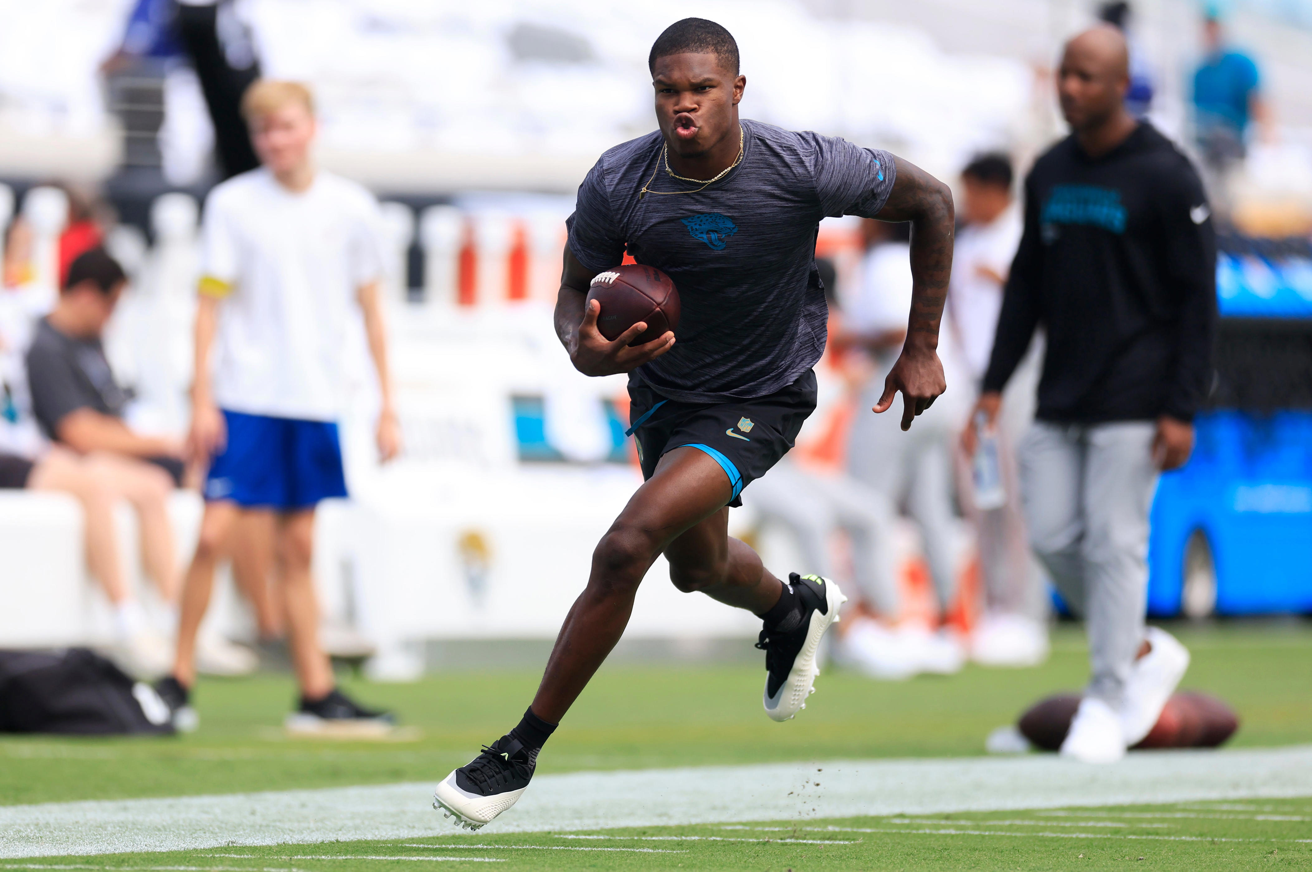 Travis Hunter appears in new Adidas commercial with Anthony Edwards