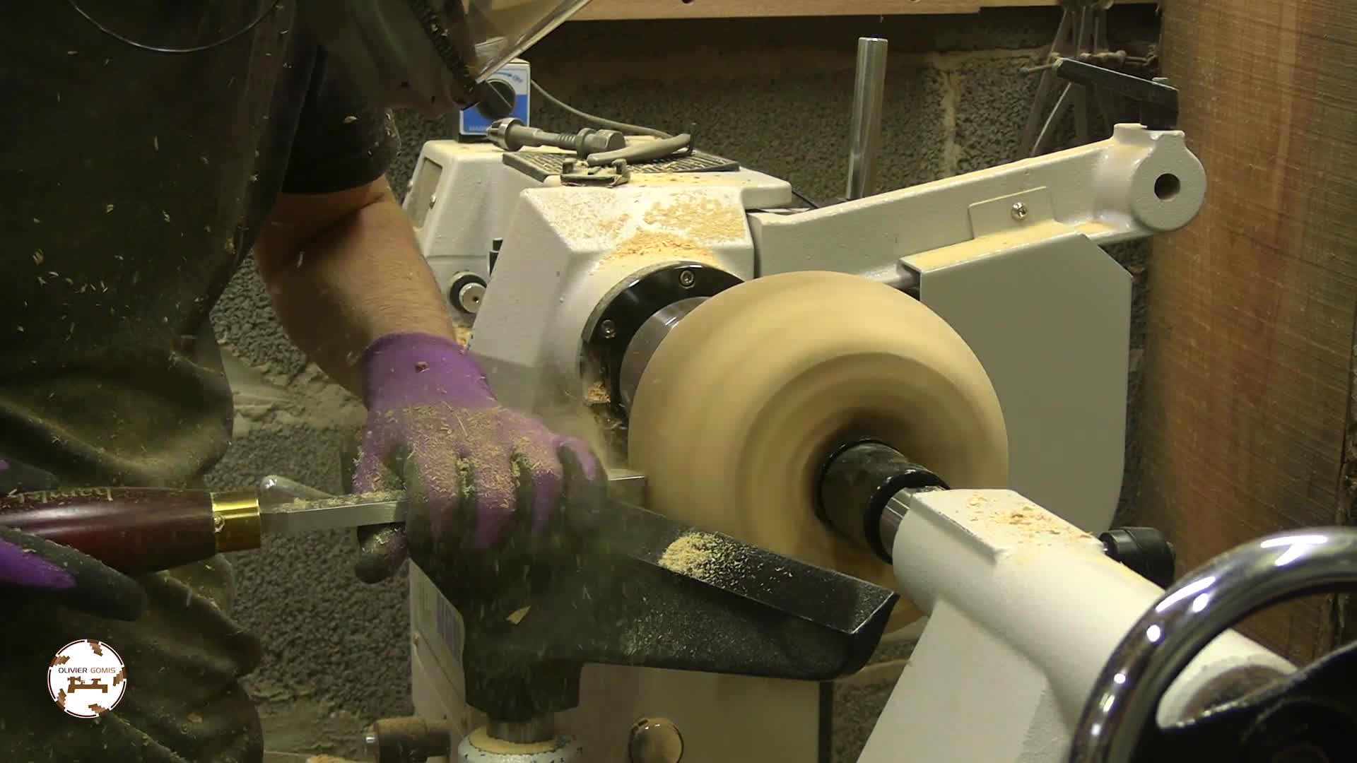 Crafting with Olive Wood Root – Woodturning