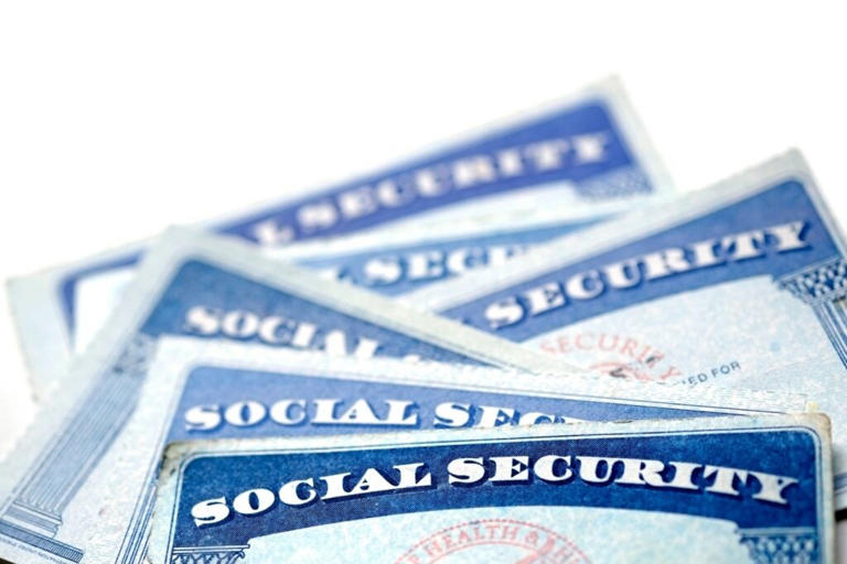 After Paying Bills, Only $92 Remains: A 79-Year-Old's Social Security ...