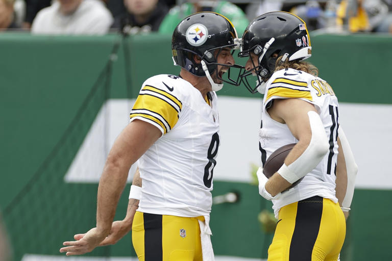 Aaron Rodgers looks right at home vs. Jets in Steelers debut with 4 TD passes in win