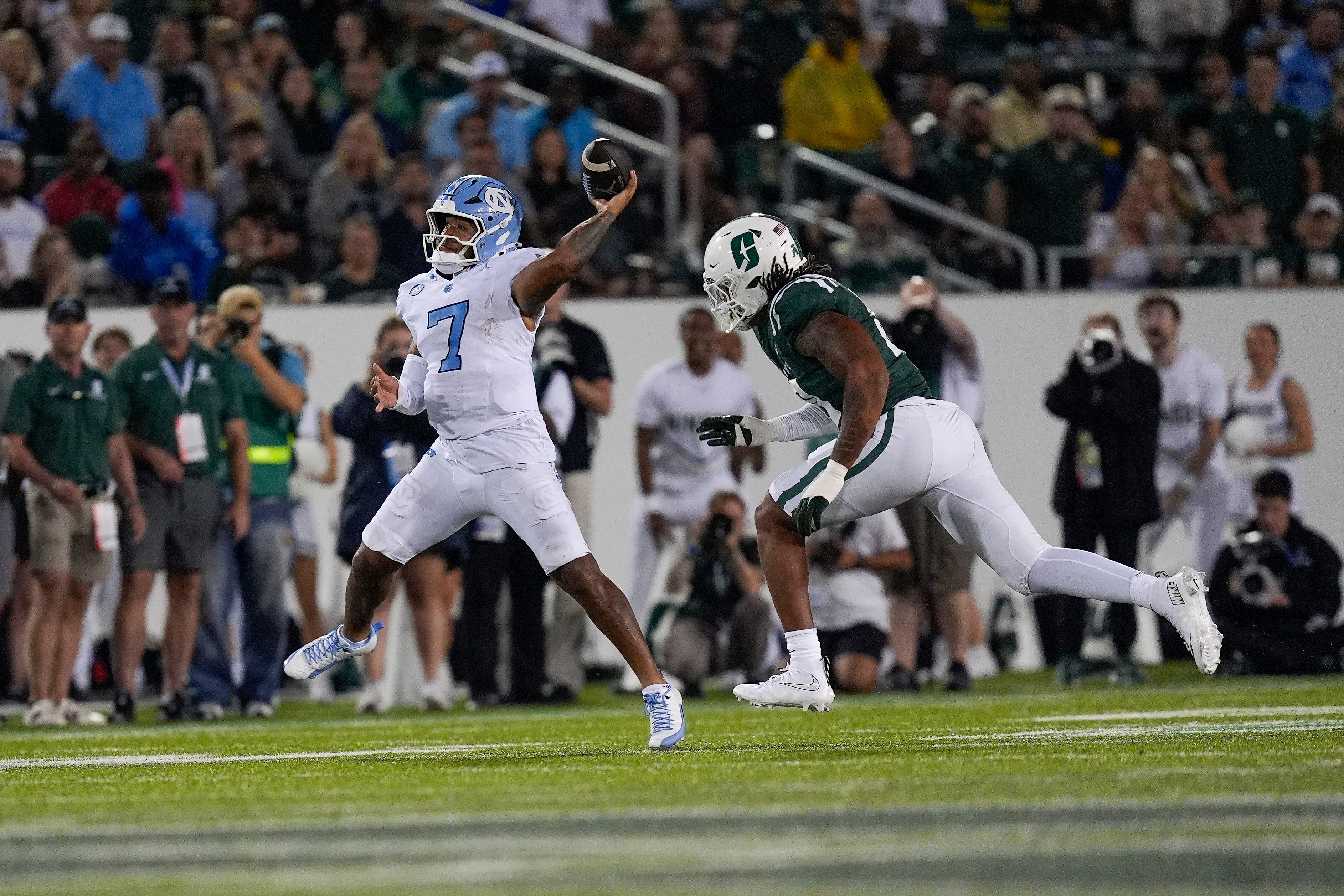 Gio Lopez helps UNC knock off Charlotte in Week 2 football matchup