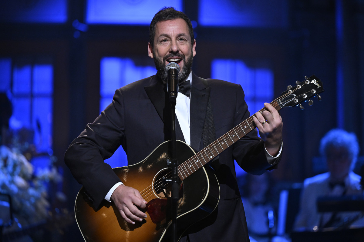 Adam Sandler Kicks Off Tour With the Ultimate '90s Surprise Guests ...