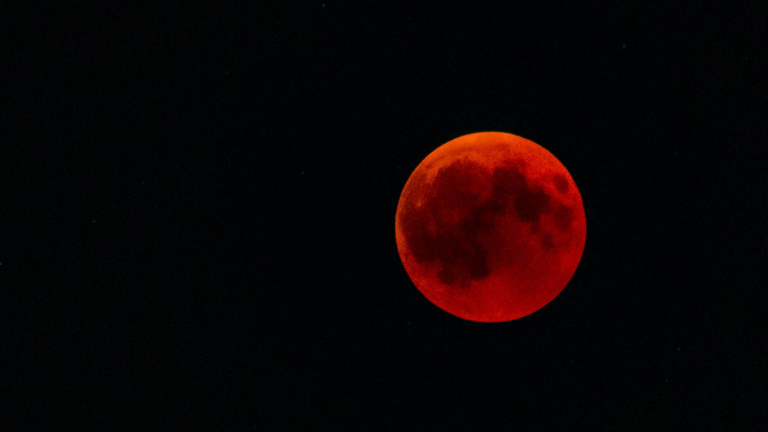 Rare alignment after 122 years, the last Lunar Eclipse of the year has ...