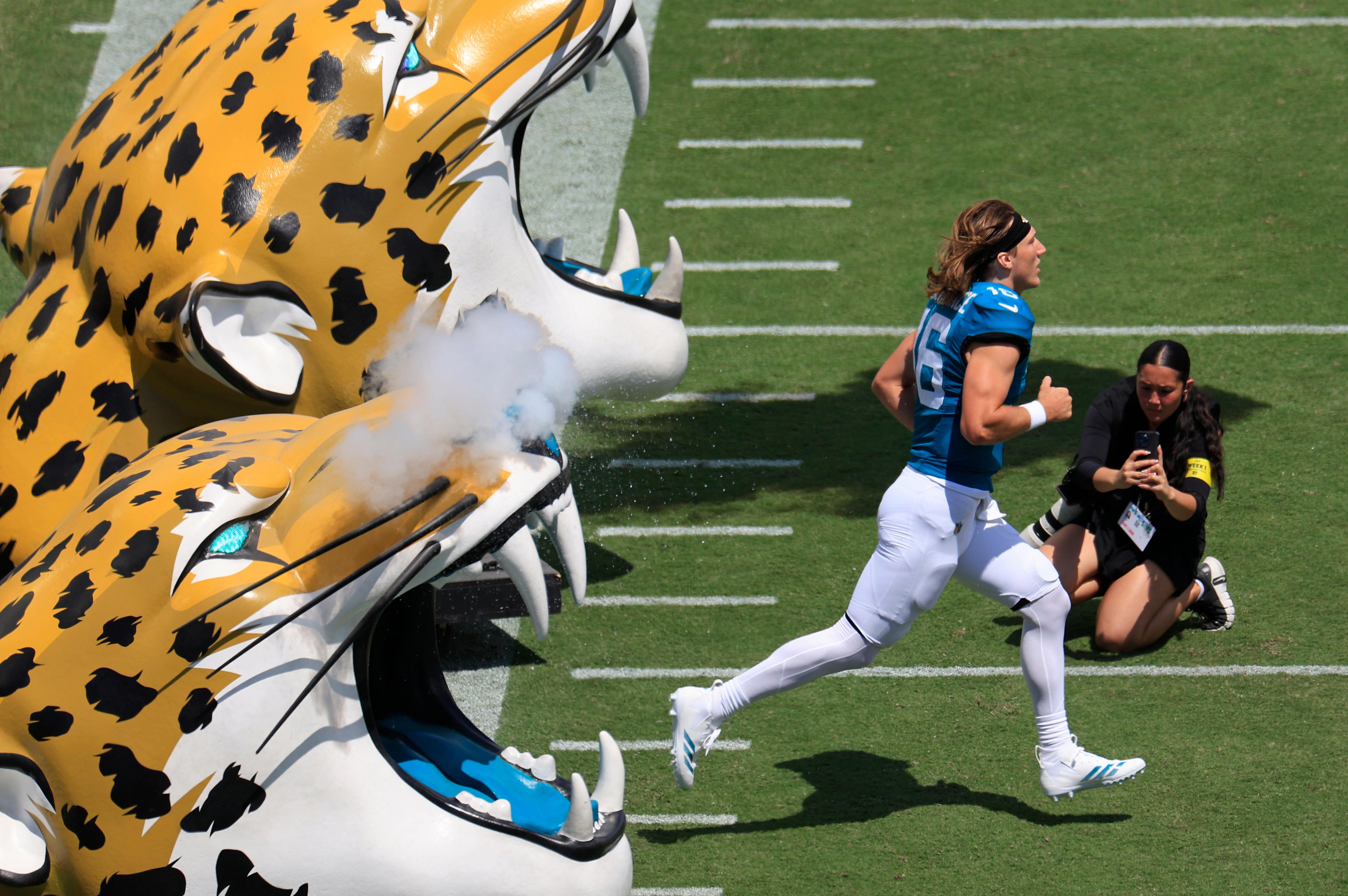 Jacksonville Jaguars report card: Defense shows toughness, offense ...