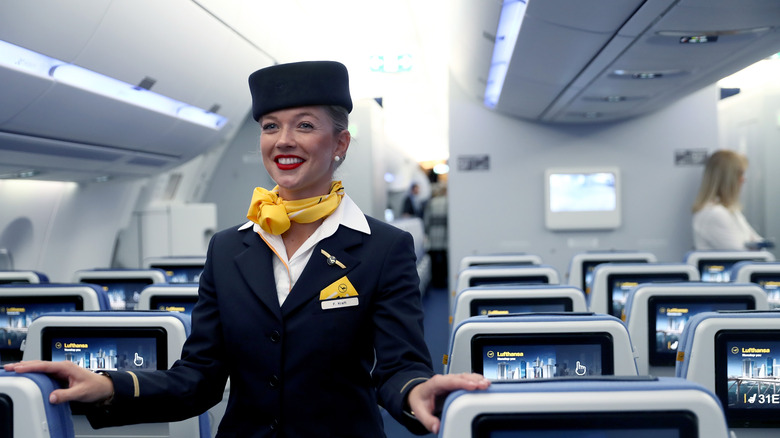 Boeing 787 Vs. Airbus A350: Which Is More Comfortable For Long-Haul ...