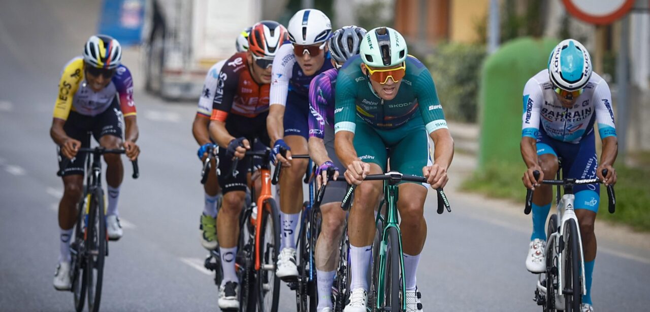 Vuelta 2025: Medisch bulletin en juryrapport – Kneuzingen bij Javier ...