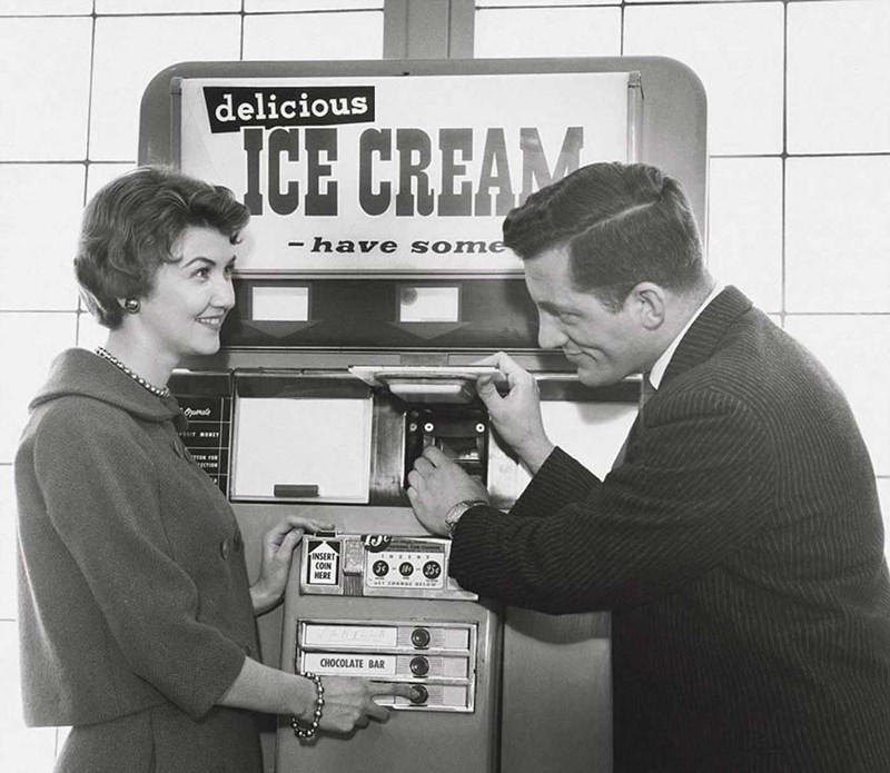39 Vintage Vending Machines That Dispensed More Than Just Snacks