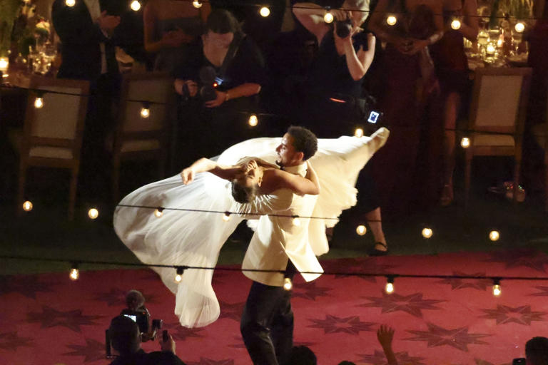 Kyle Richards and Mauricio Umansky’s daughter Alexia marries Jake ...