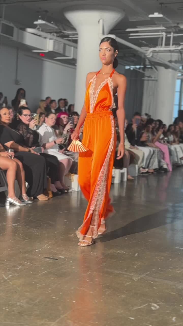 Nobless Oblige Runway-show at Curve Expo 2025