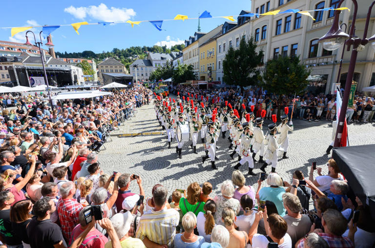 Tag der Sachsen endet mit großem Festumzug