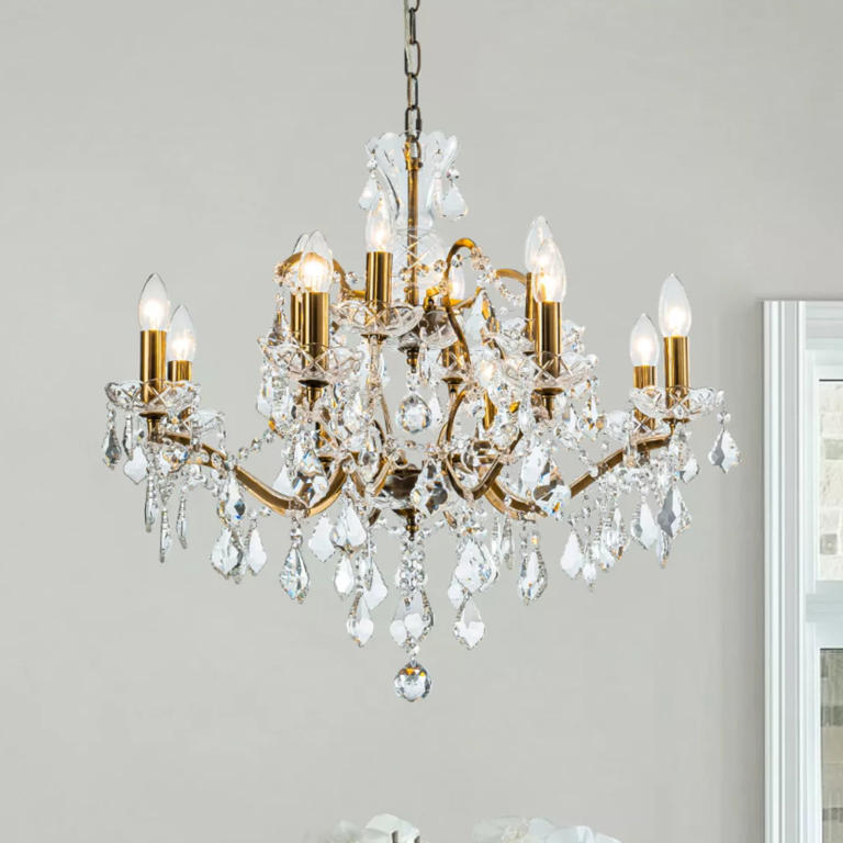 Jessica Simpson’s gothic-inspired entryway showcases moody wallpaper ...