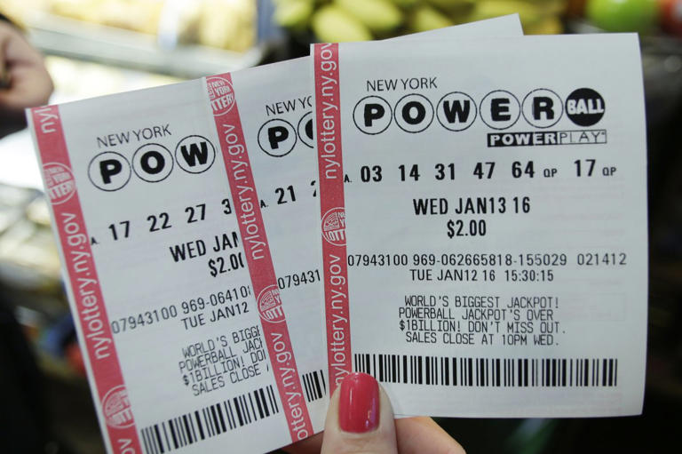 $1.8 billion Powerball jackpot won by players in Missouri, Texas