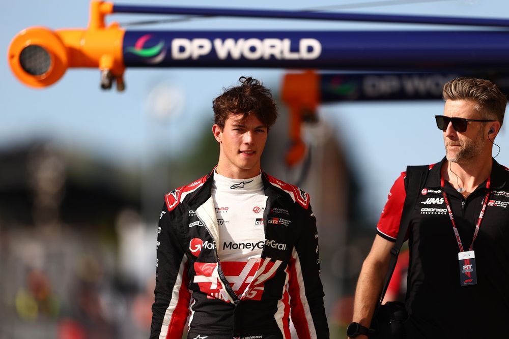 Bearman on edge of F1 race ban after Sainz Italian GP crash