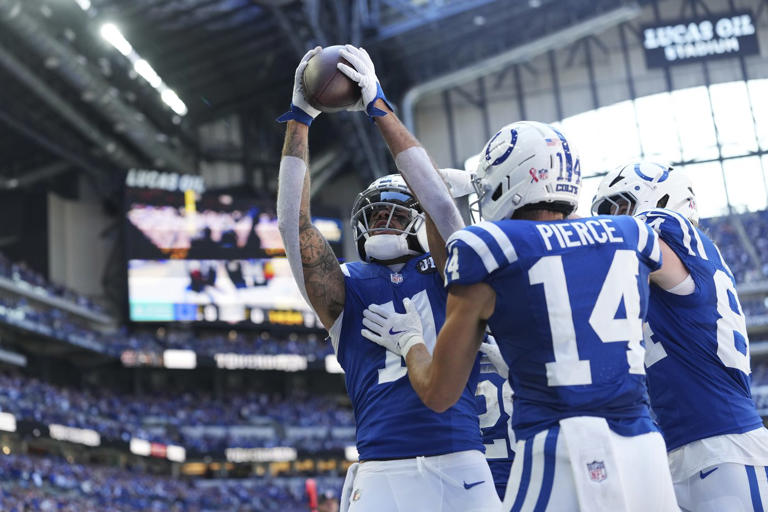 Daniel Jones shines as Colts snap 11-game opening-day winless streak ...