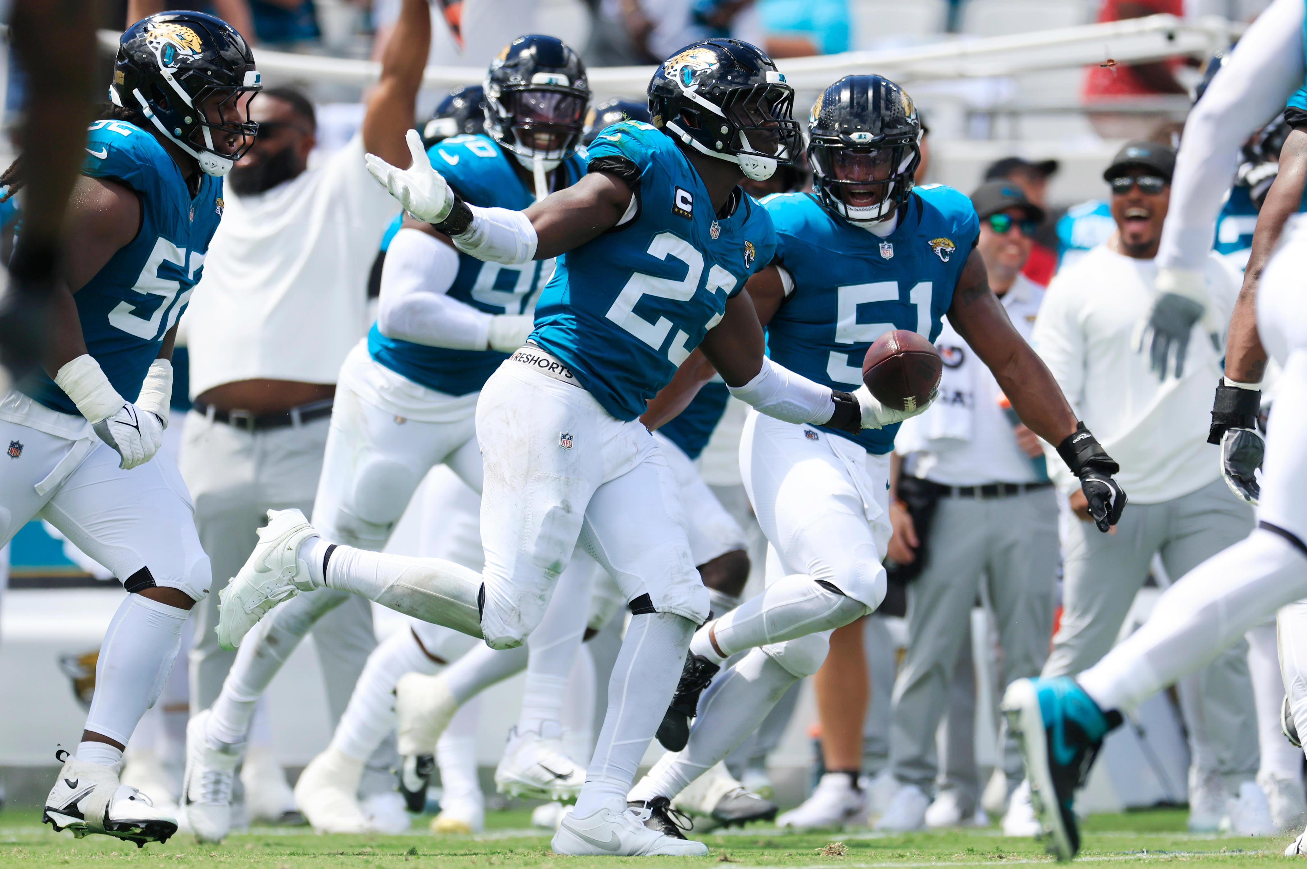 Linebacker Foyesade Oluokun misses Jaguars' practice ahead of NFL Week ...