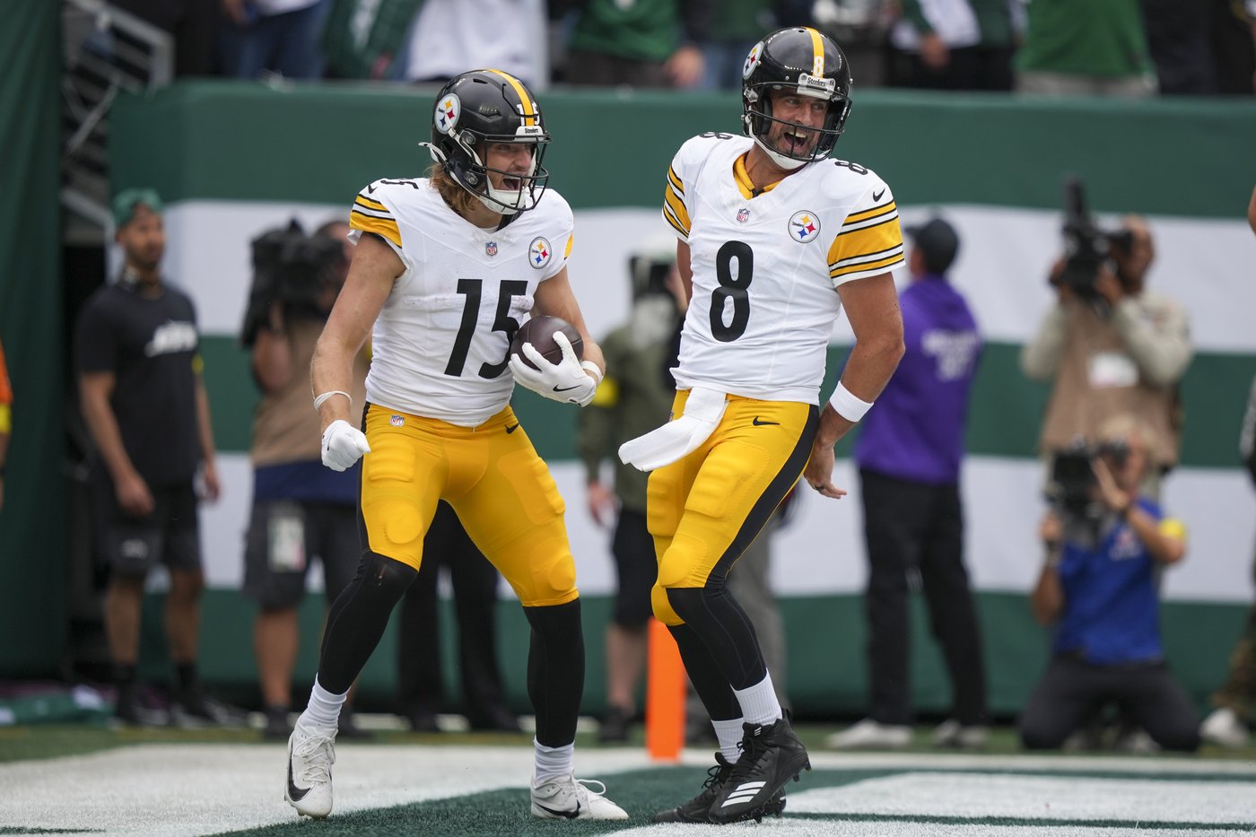 Aaron Rodgers throws 2 touchdown passes in opening half of Steelers ...